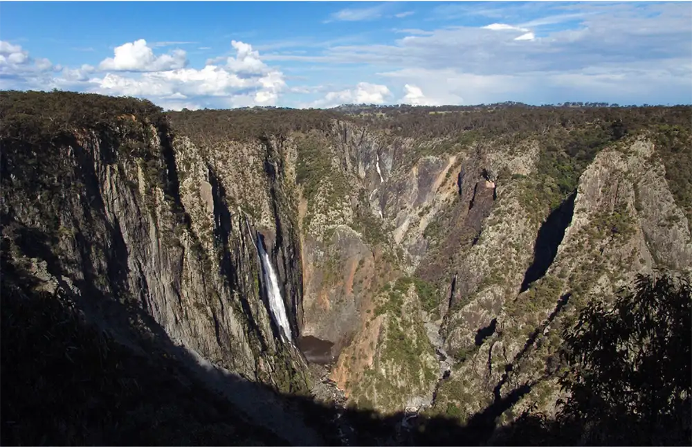Wollomombi Falls - Oxley Wild Rivers National Park - Soundtrails